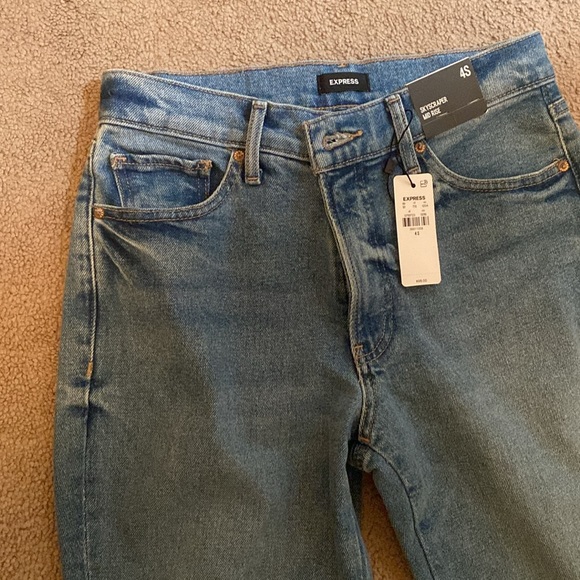 Express | Jeans | Mid Rise Medium Wash Skyscraper Jeans | Poshmark